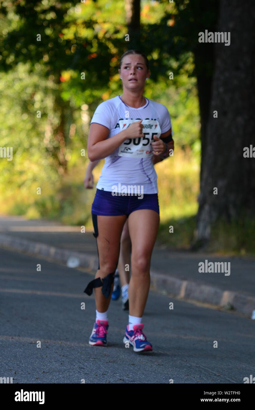 Runner vomiting hi-res stock photography and images - Alamy