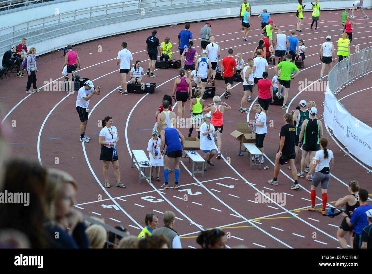 Runner vomiting hi-res stock photography and images - Alamy