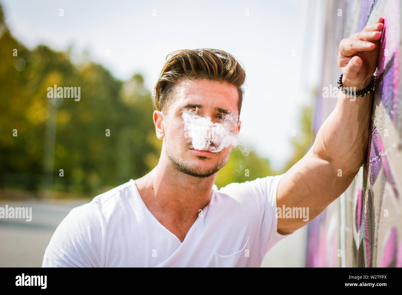 White guy vaping hi-res stock photography and images - Alamy