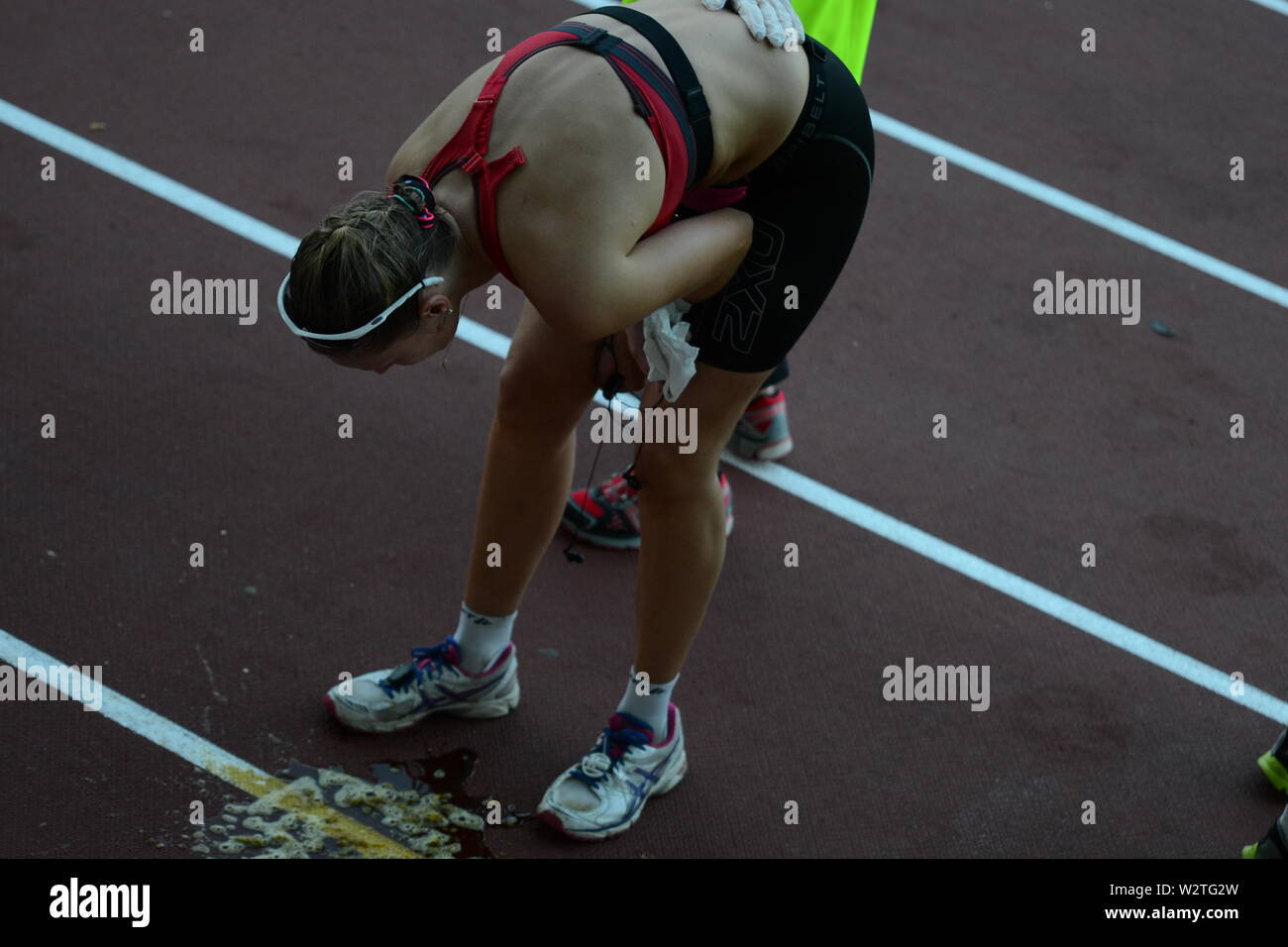 Runner vomiting hi-res stock photography and images - Alamy