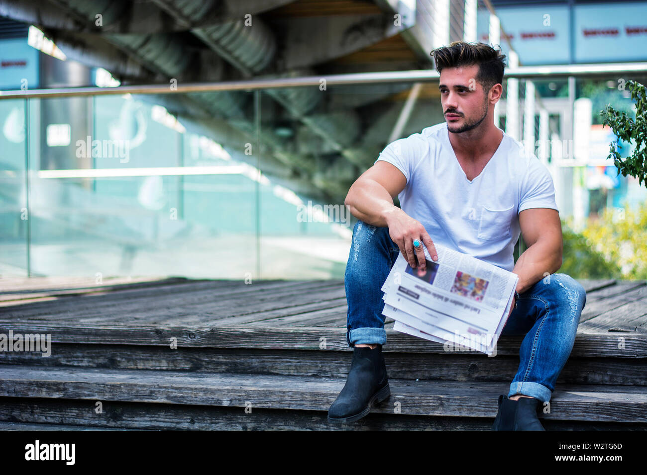 Man outdoors stock hi-res stock photography and images - Alamy