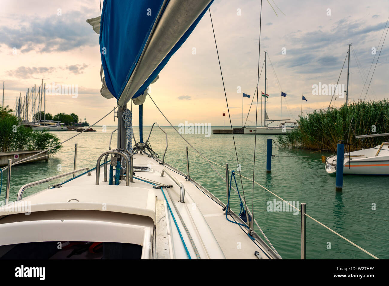 Prow sailing ship hi-res stock photography and images - Alamy