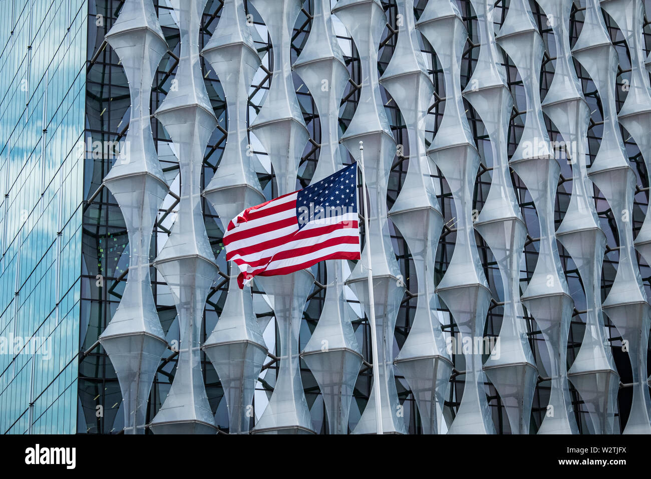 United States Embassy in Embassy Gardens, Nine Elms- LONDON Stock Photo ...