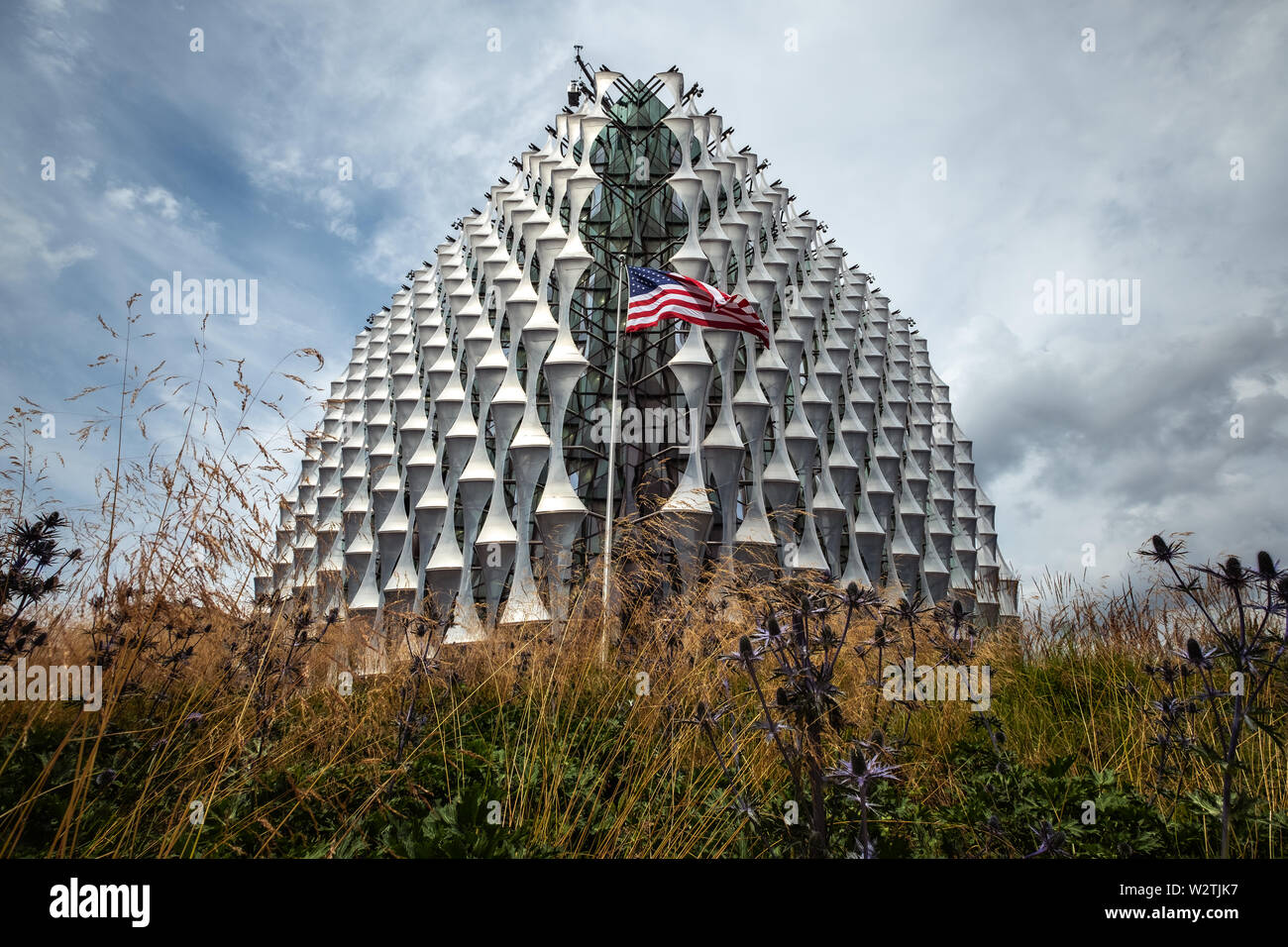 United States Embassy in Embassy Gardens, Nine Elms- LONDON Stock Photo ...