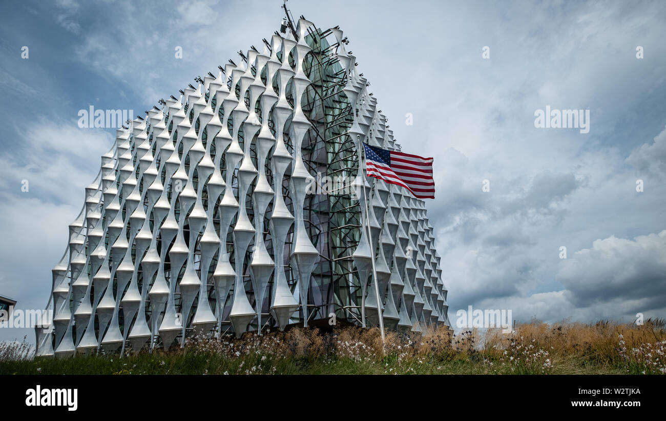 United States Embassy in Embassy Gardens, Nine Elms- LONDON Stock Photo ...
