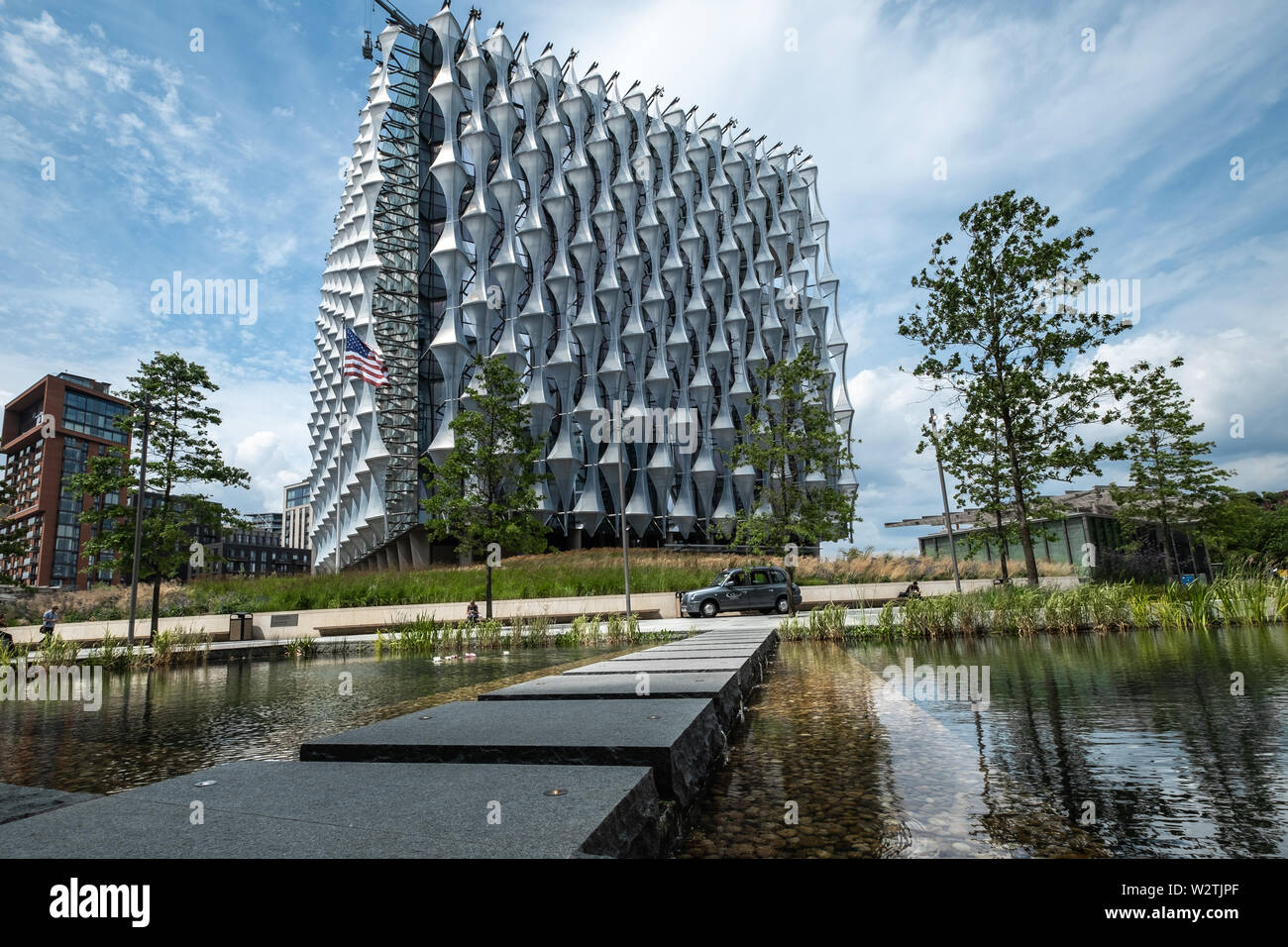 United States Embassy in Embassy Gardens, Nine Elms- LONDON Stock Photo ...