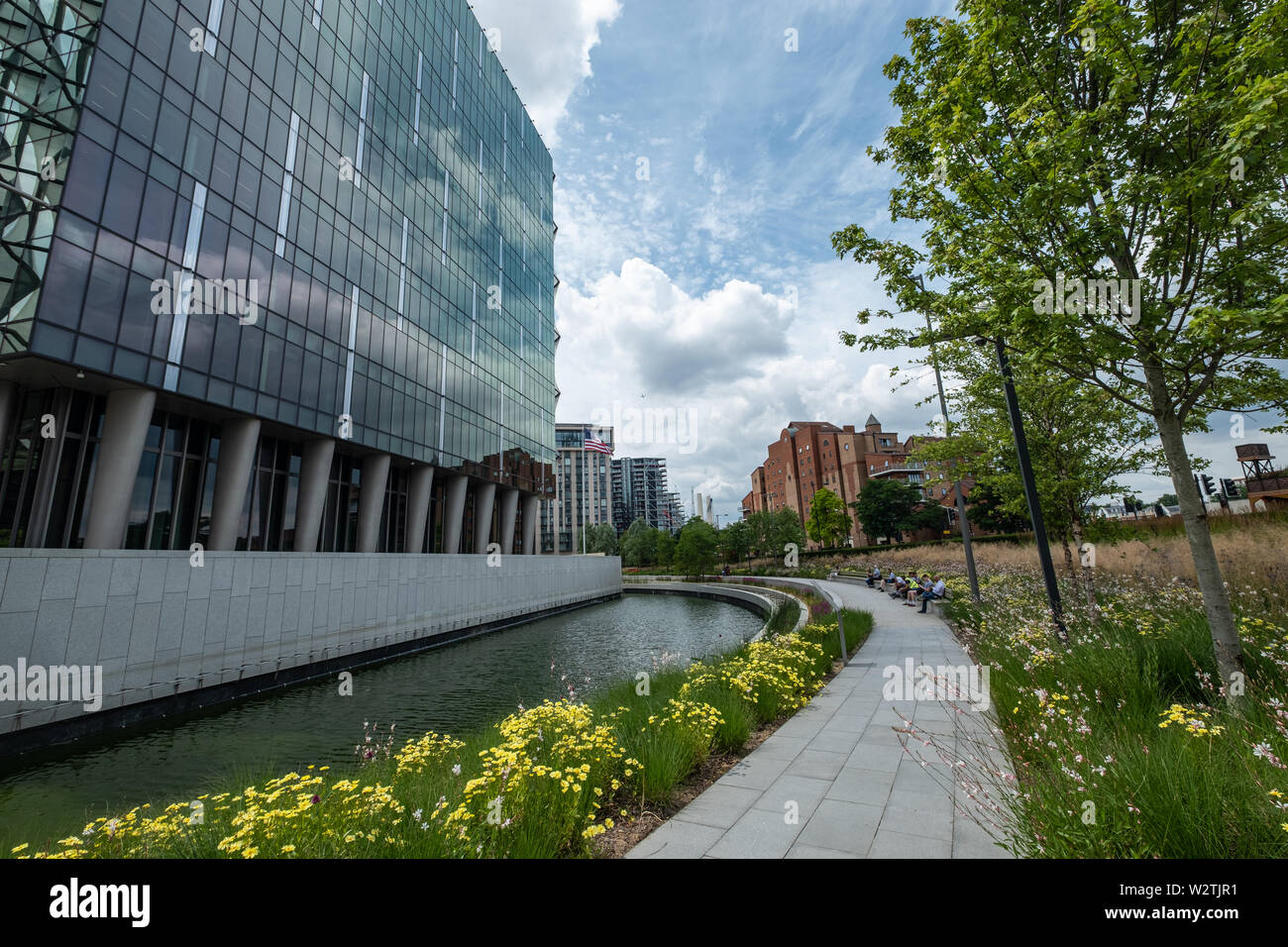 United States Embassy in Embassy Gardens, Nine Elms- LONDON Stock Photo ...