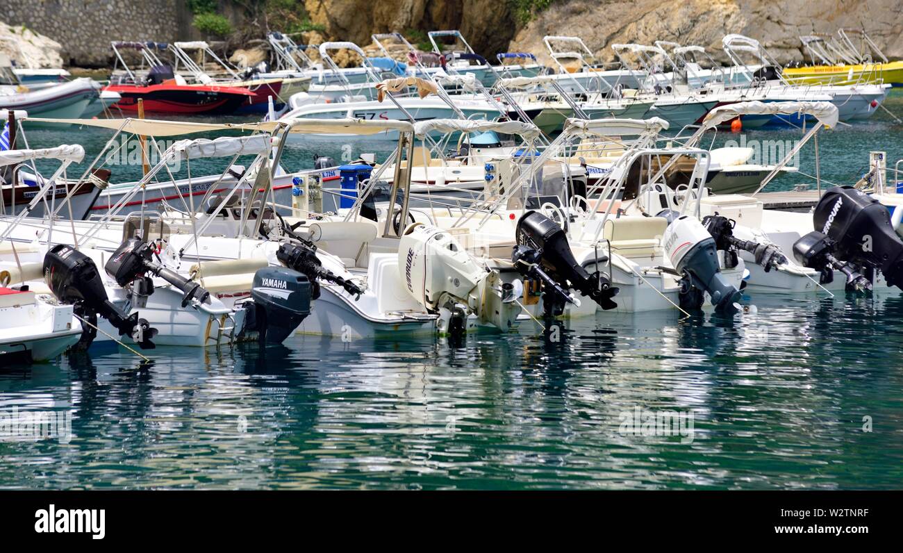 Speedboats hi-res stock photography and images - Alamy