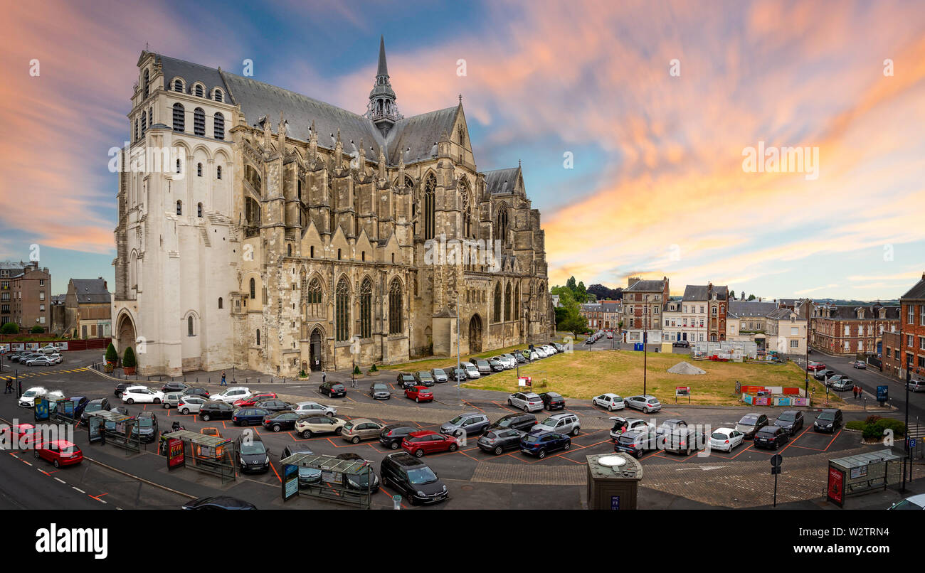 Basilicao saint quentin hi-res stock photography and images - Alamy