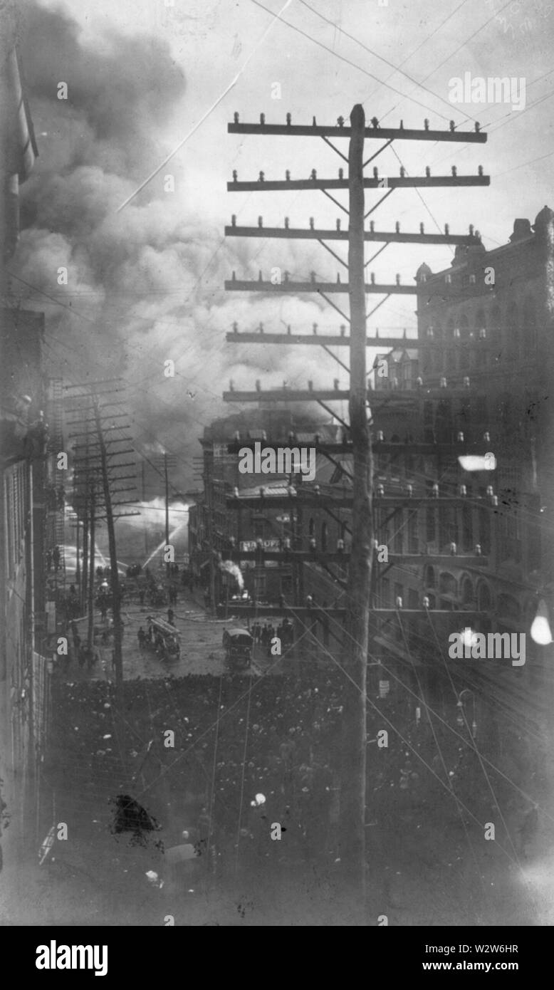 Fire damage building city hi-res stock photography and images - Alamy