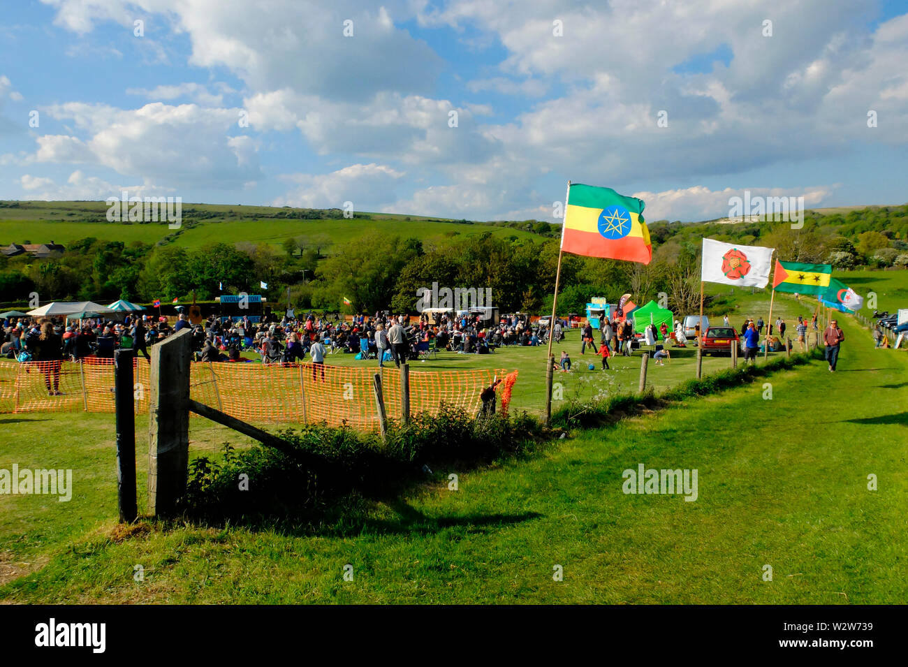 Facing the crowd on stage hi-res stock photography and images - Alamy