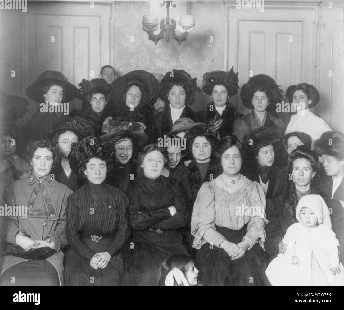 Group textile workers in Black and White Stock Photos & Images - Alamy