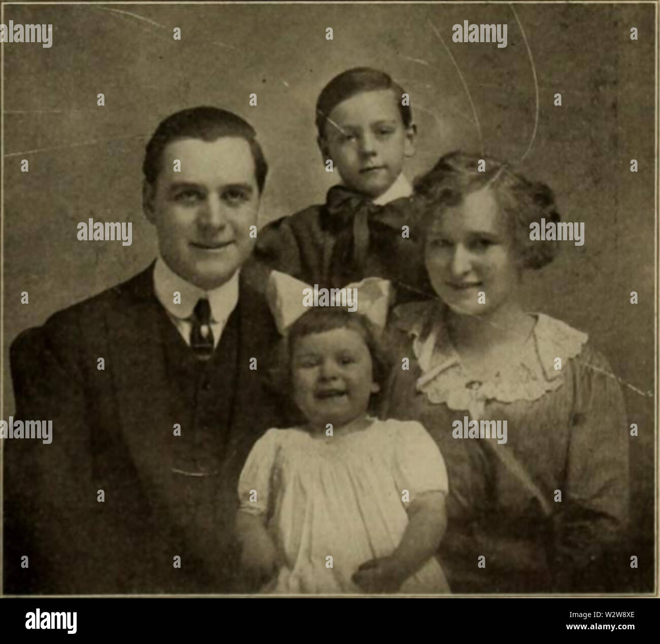 Harry Benham and family 1912 Stock Photo - Alamy