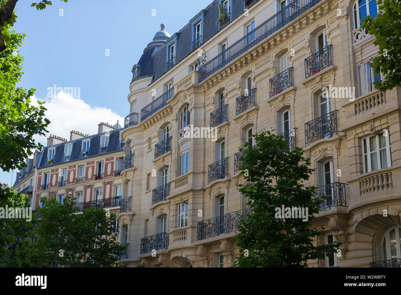 Typical parisian architecture street hi-res stock photography and ...
