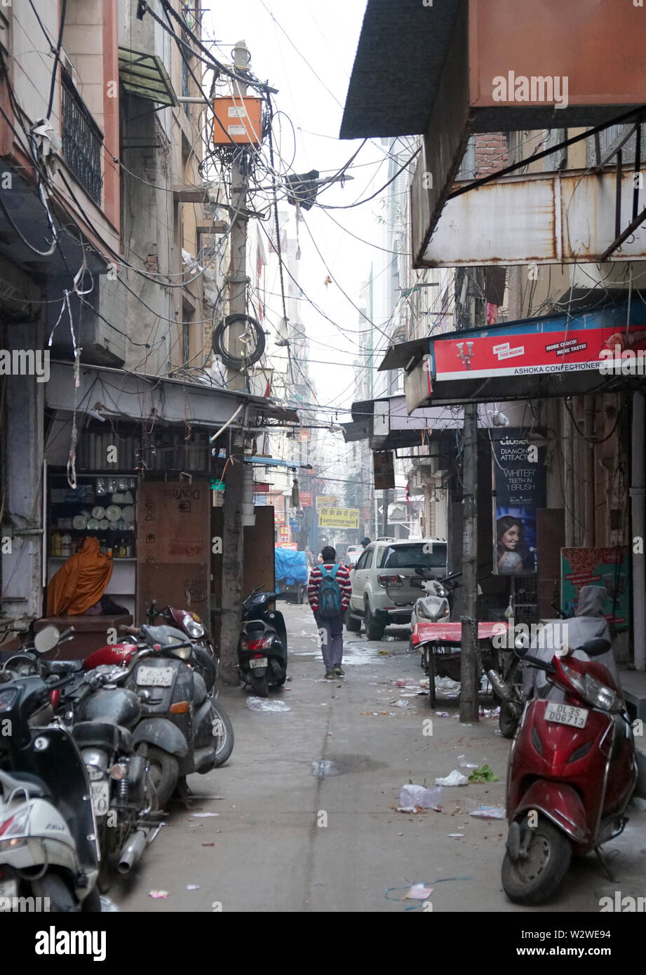 Narrow street in Jangpura, Delhi, india Stock Photo - Alamy