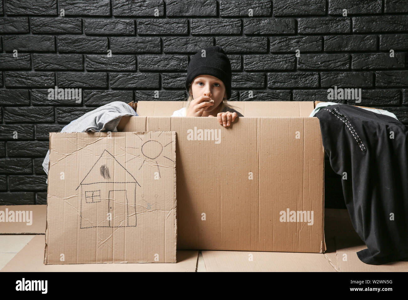Big house orphan hi-res stock photography and images - Alamy