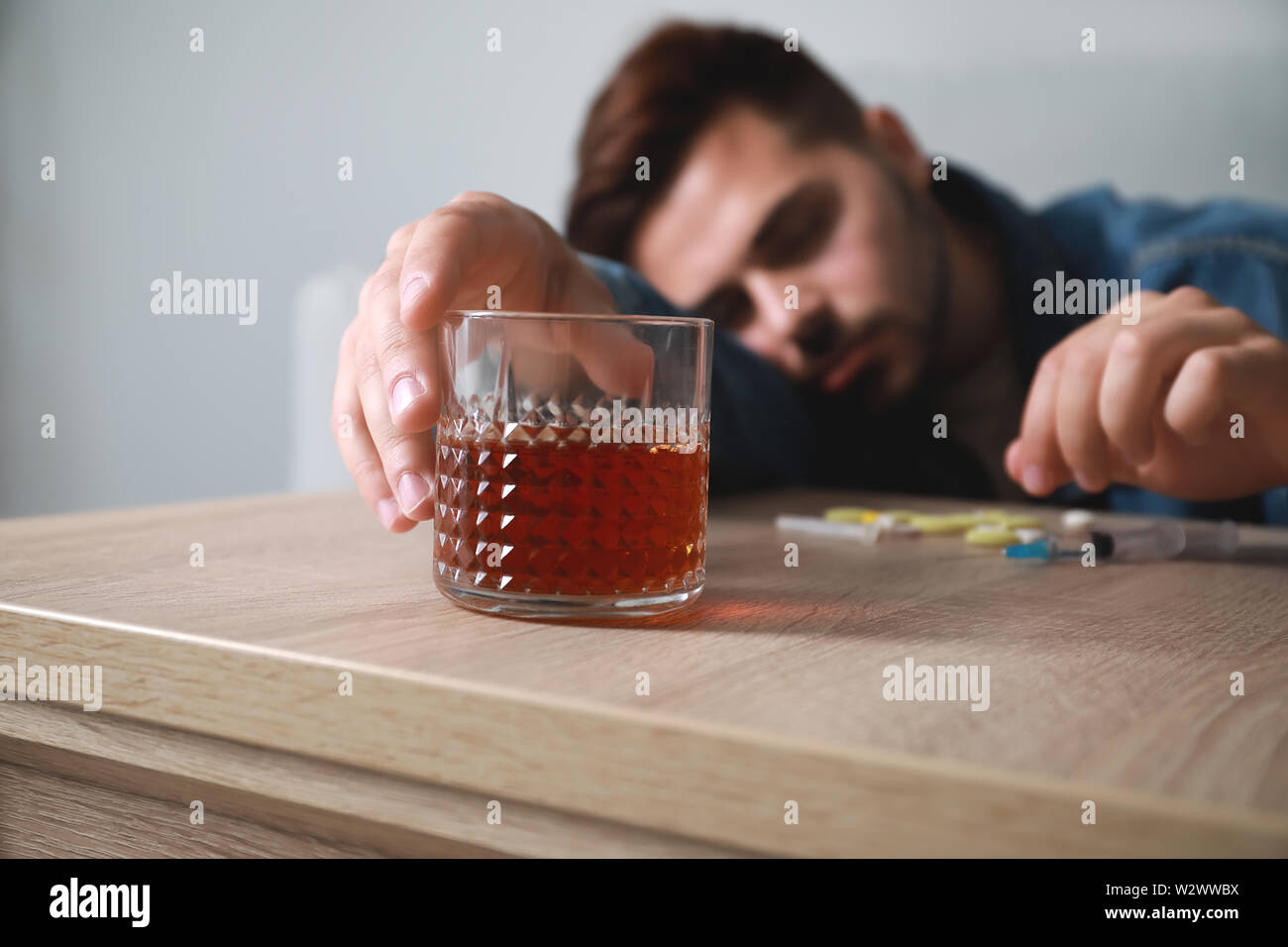 Alcohol overuse hi-res stock photography and images - Alamy