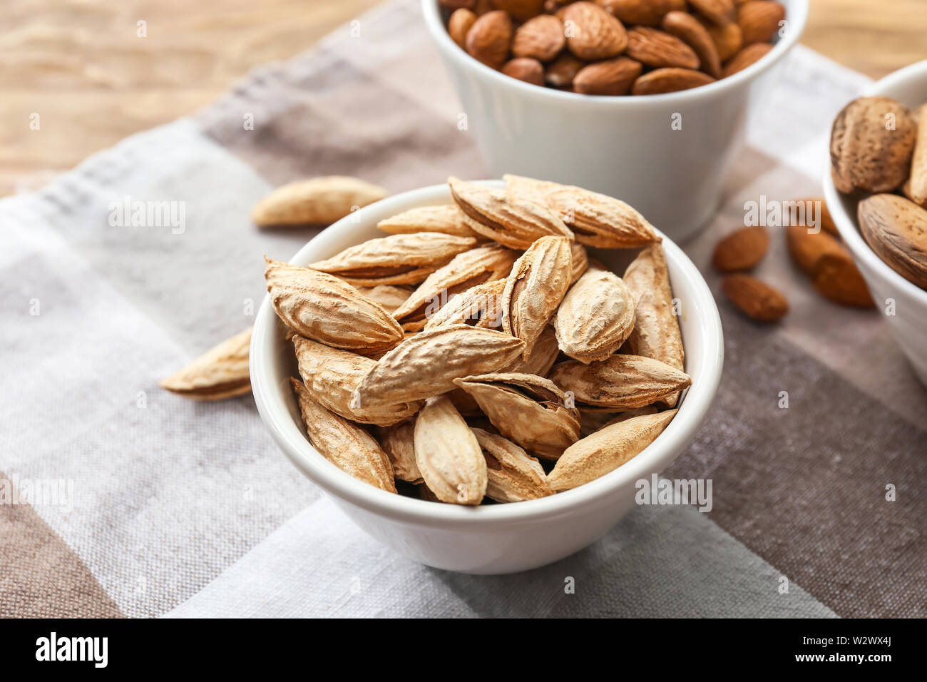 Prepare the raw almonds hi-res stock photography and images - Alamy