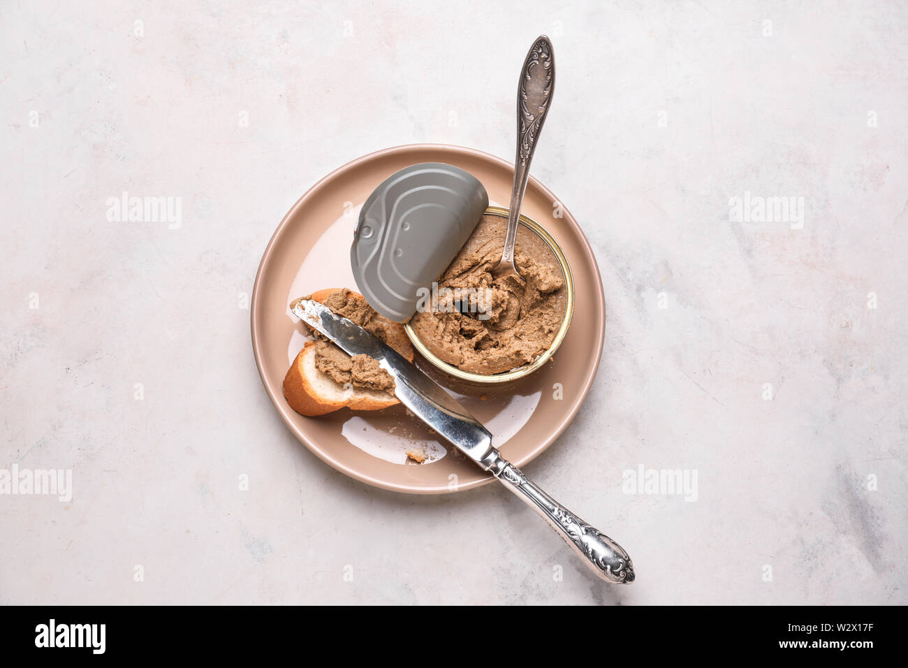 Tin meat paste hi-res stock photography and images - Alamy
