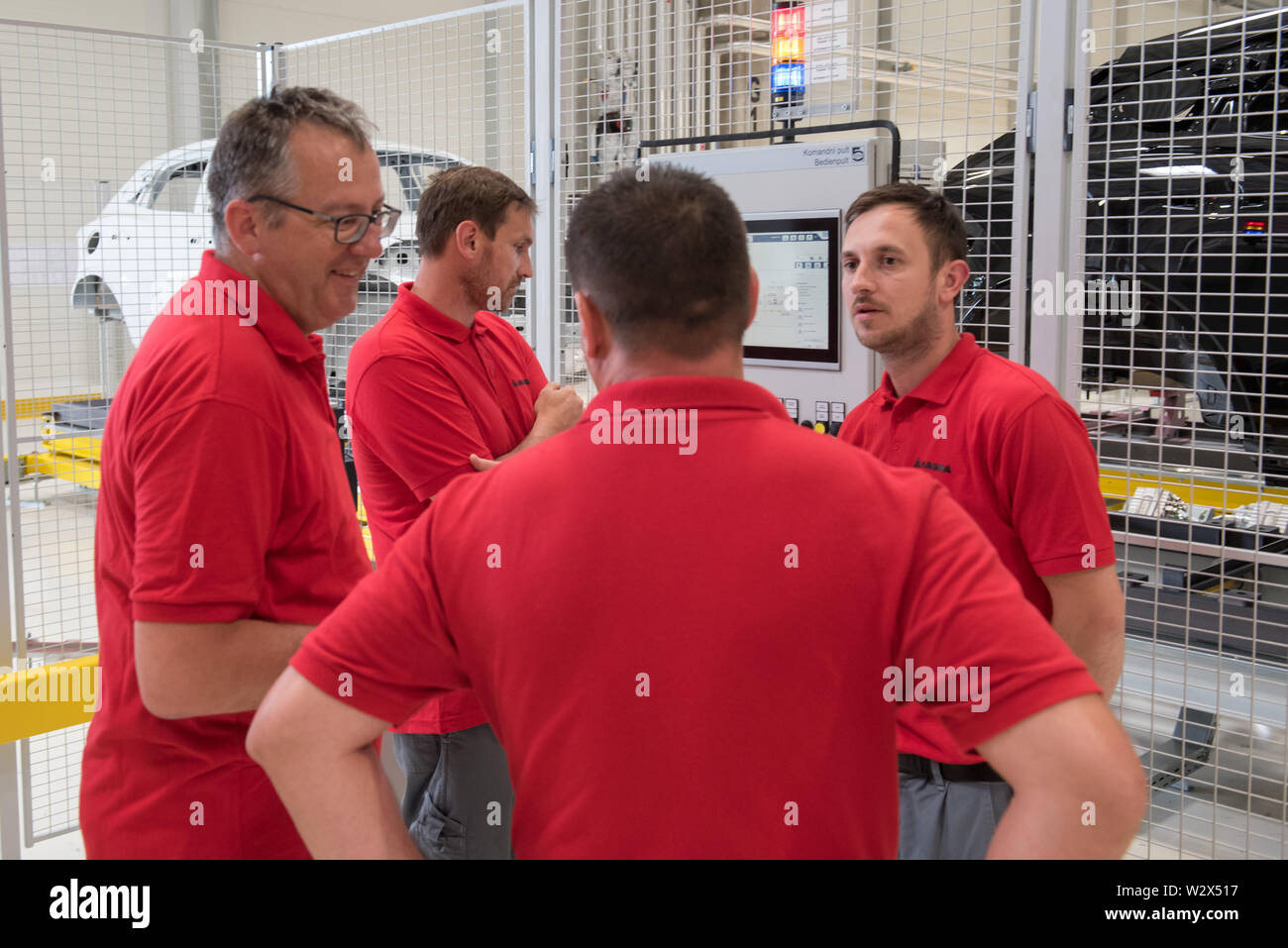 Magna steyr factory hi-res stock photography and images - Alamy