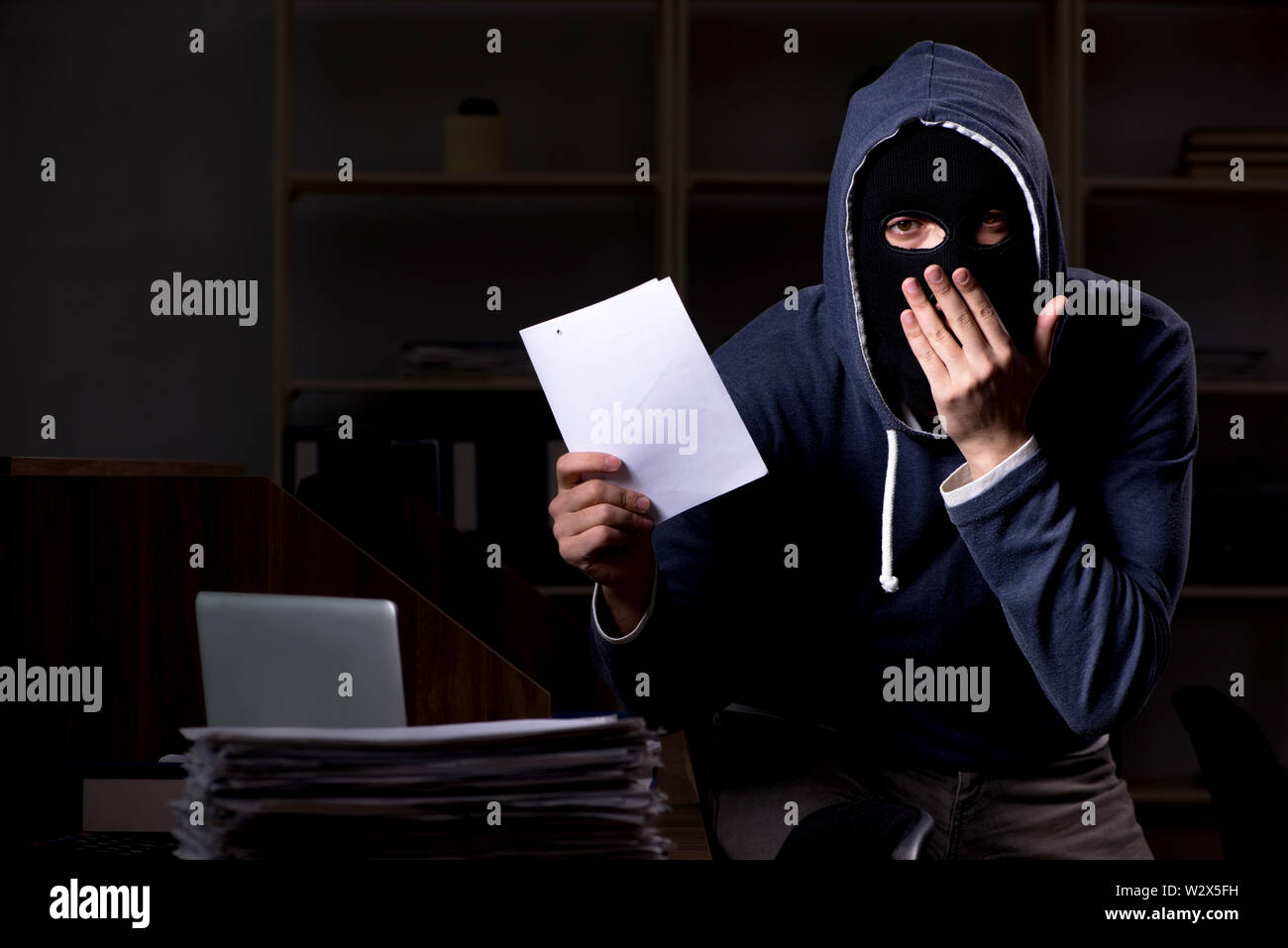 Thief night run hi-res stock photography and images - Alamy