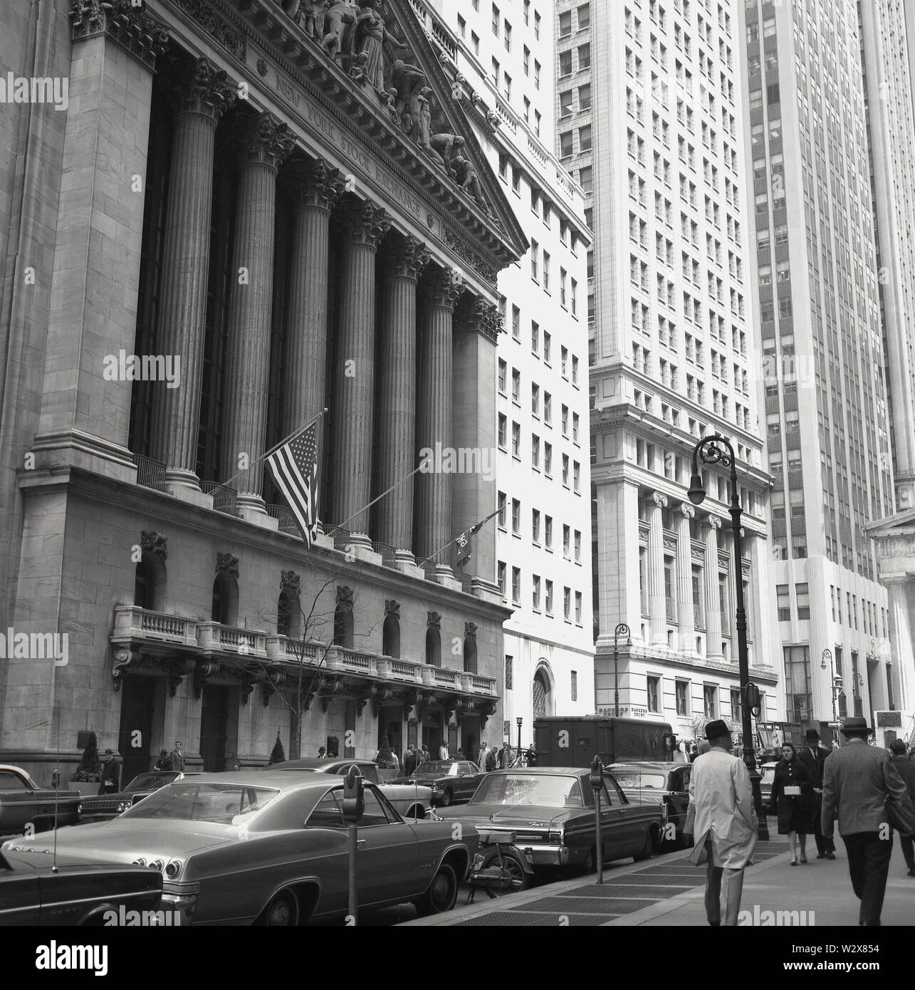 1960s, historical, Wall Street, Manhattan and a view of the exterior of ...