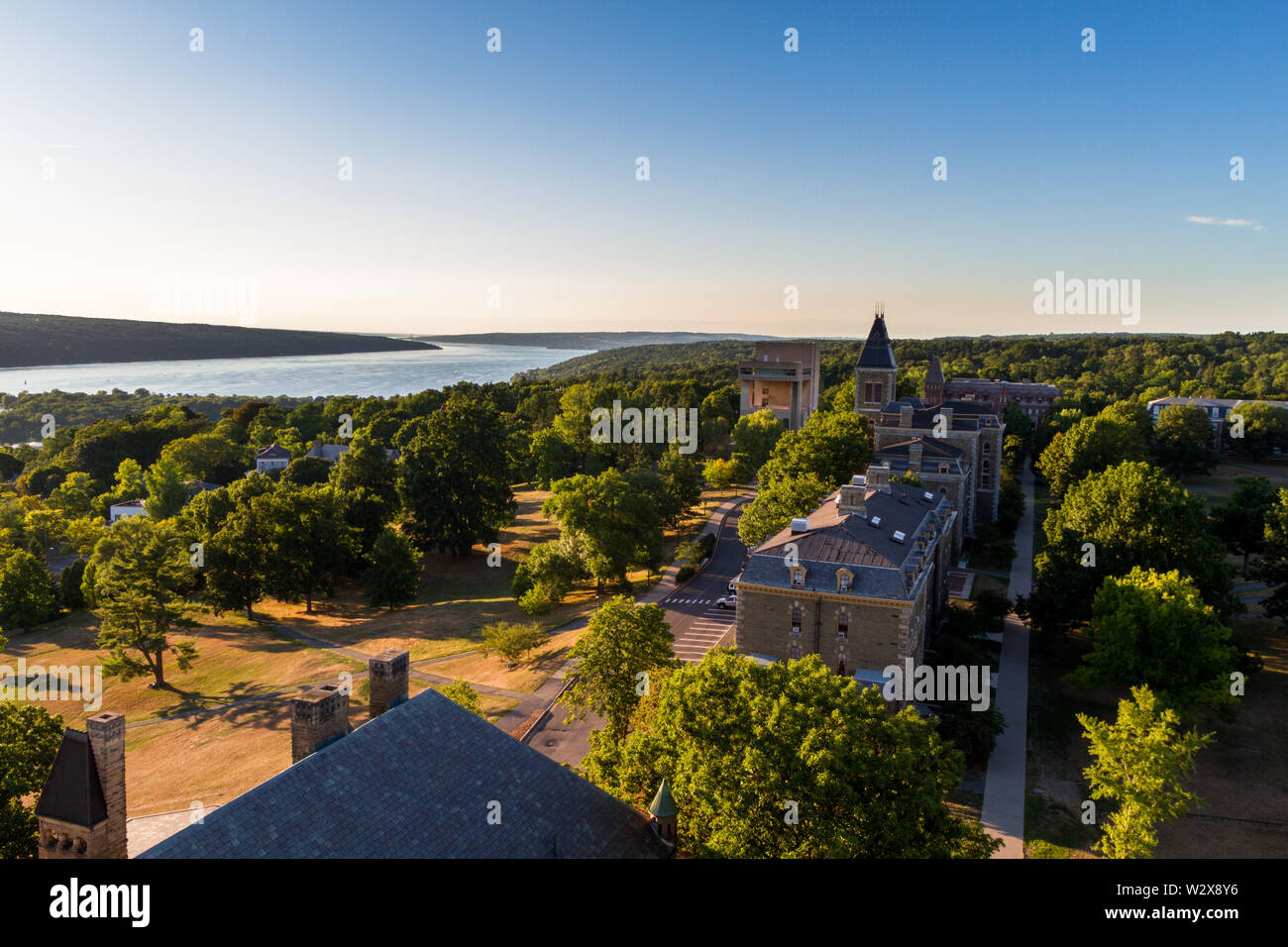 Ivy league university town hi-res stock photography and images - Alamy