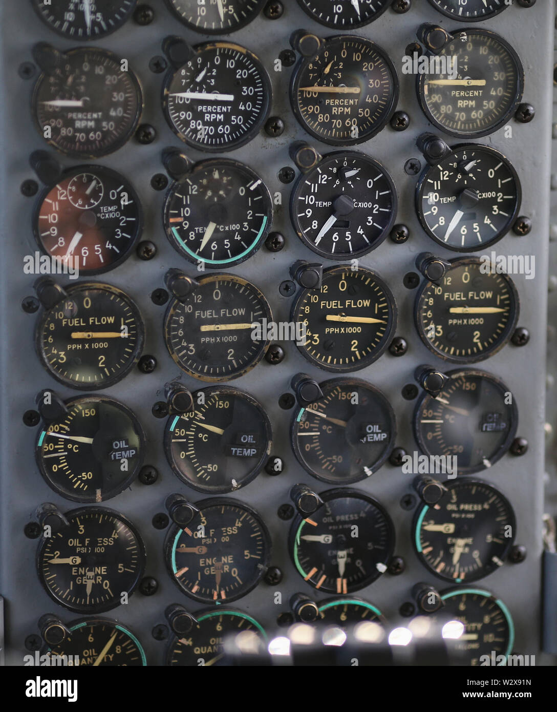 Aircraft dials hi-res stock photography and images - Alamy