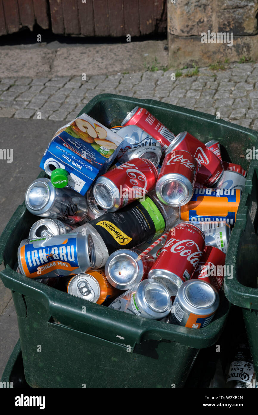 Litter cans hi-res stock photography and images - Alamy