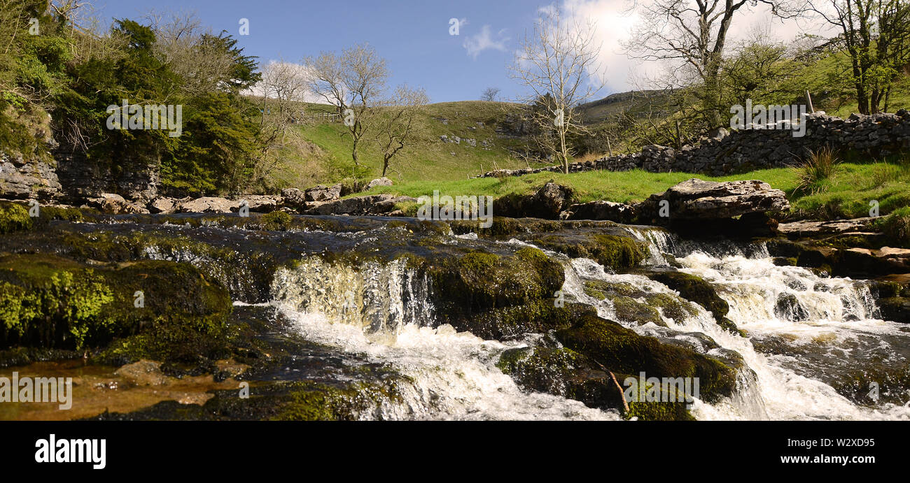 Ingleton falls trail hi-res stock photography and images - Alamy