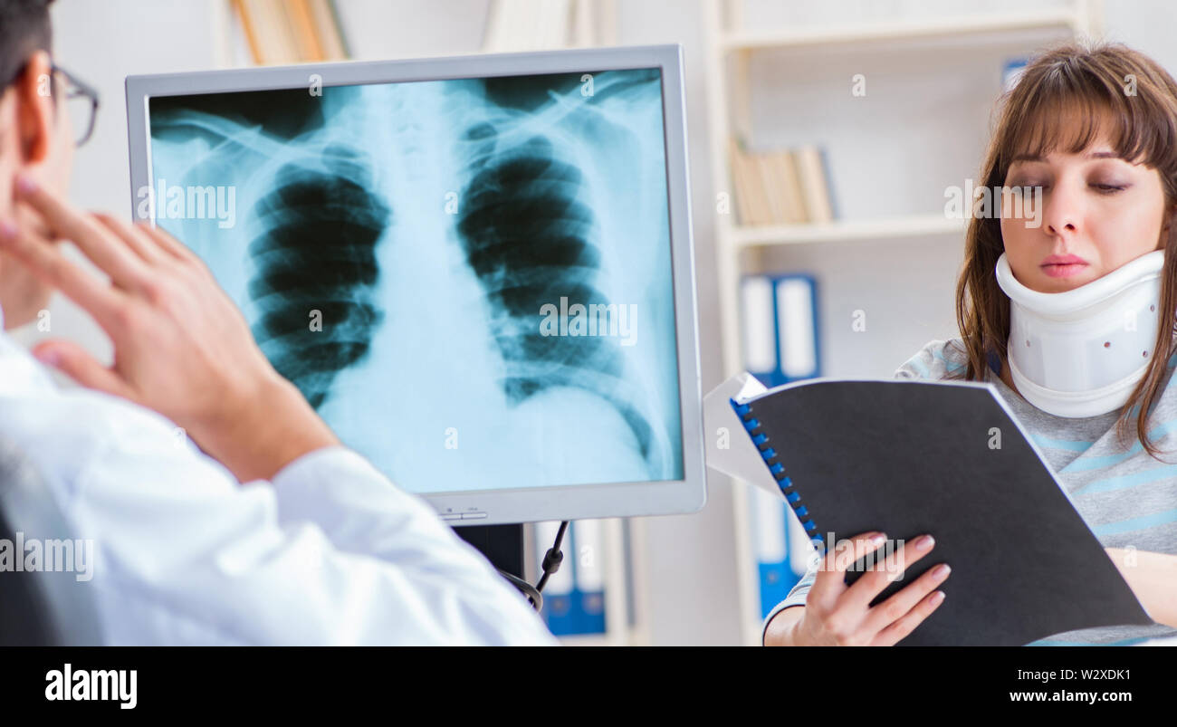 The young woman visiting radiologist for x-ray exam Stock Photo - Alamy