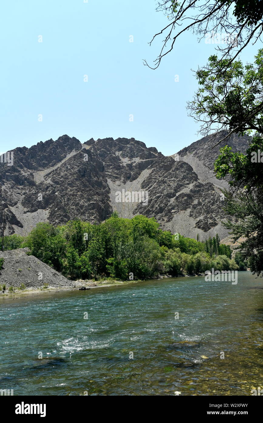 View of Zayandeh rood (Zayanderud), Esfahan, Iran at the day Stock ...