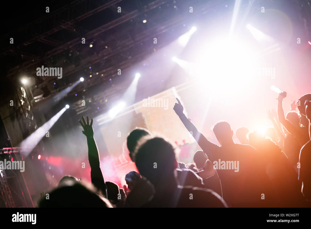 Picture of dancing crowd at music festival Stock Photo - Alamy