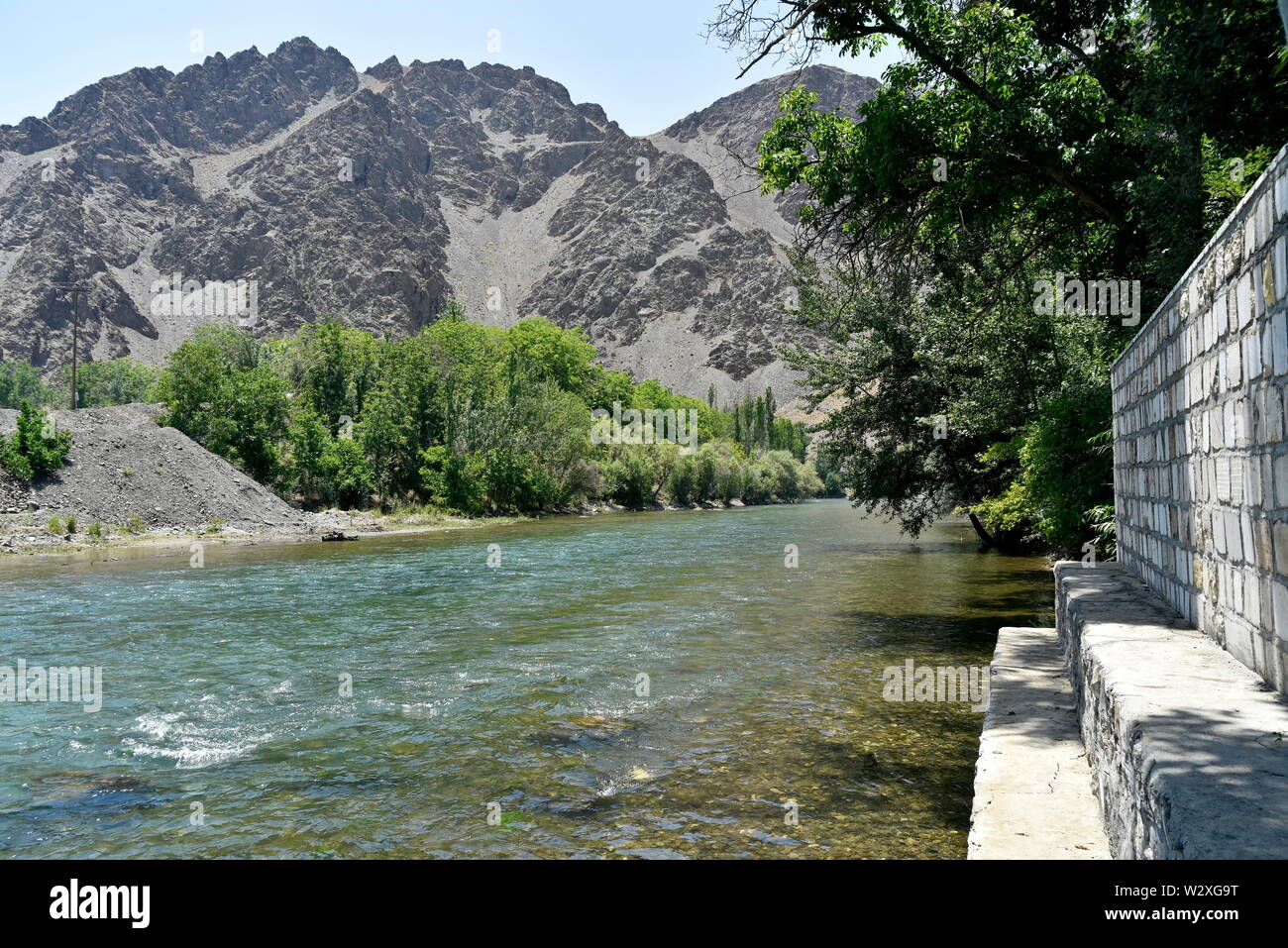 Zayandeh rood hi-res stock photography and images - Alamy