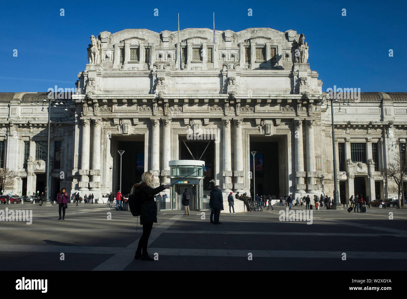 Facade of milan central station hi-res stock photography and images - Alamy