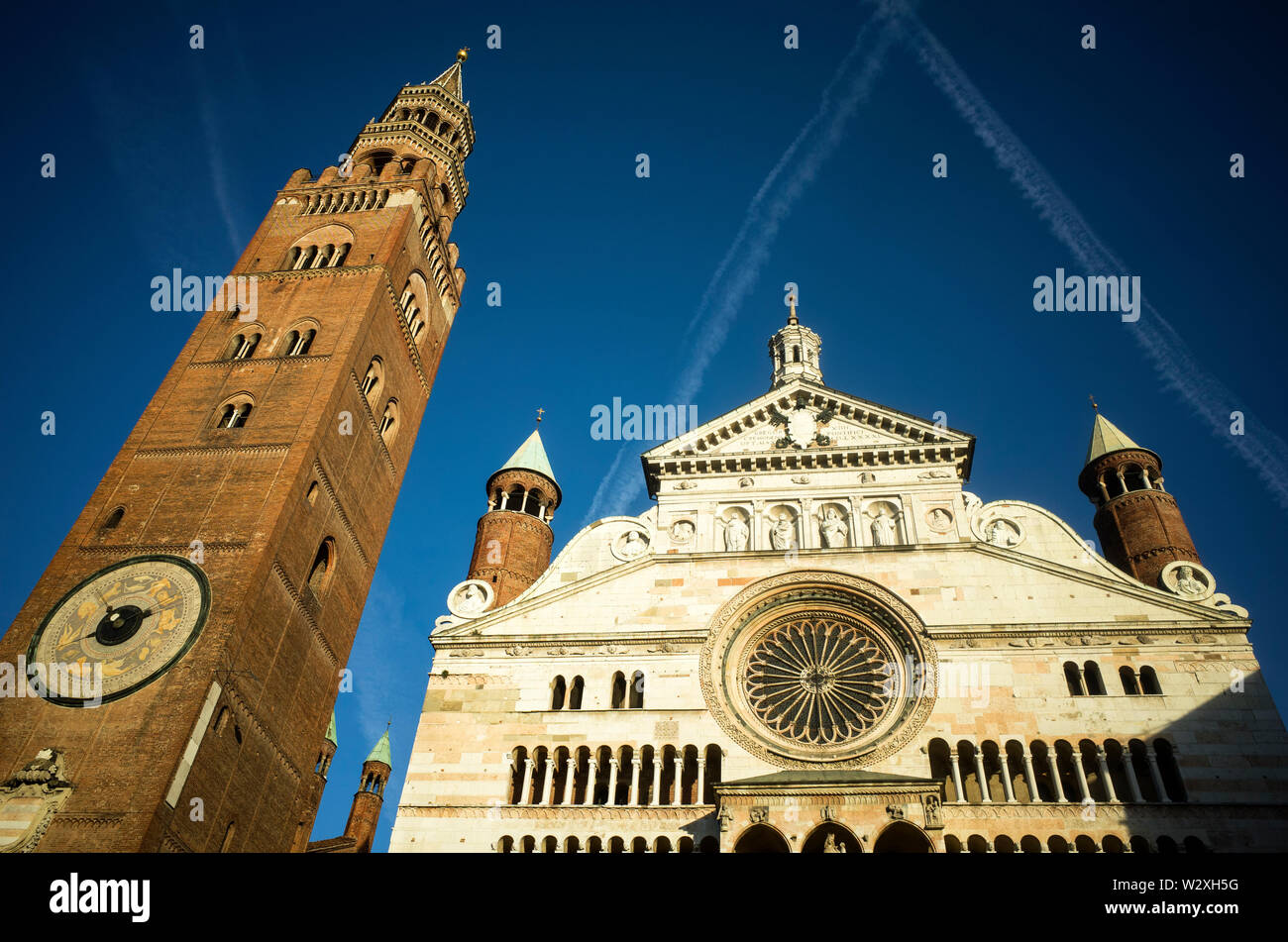 Torrazzo tower hi-res stock photography and images - Alamy