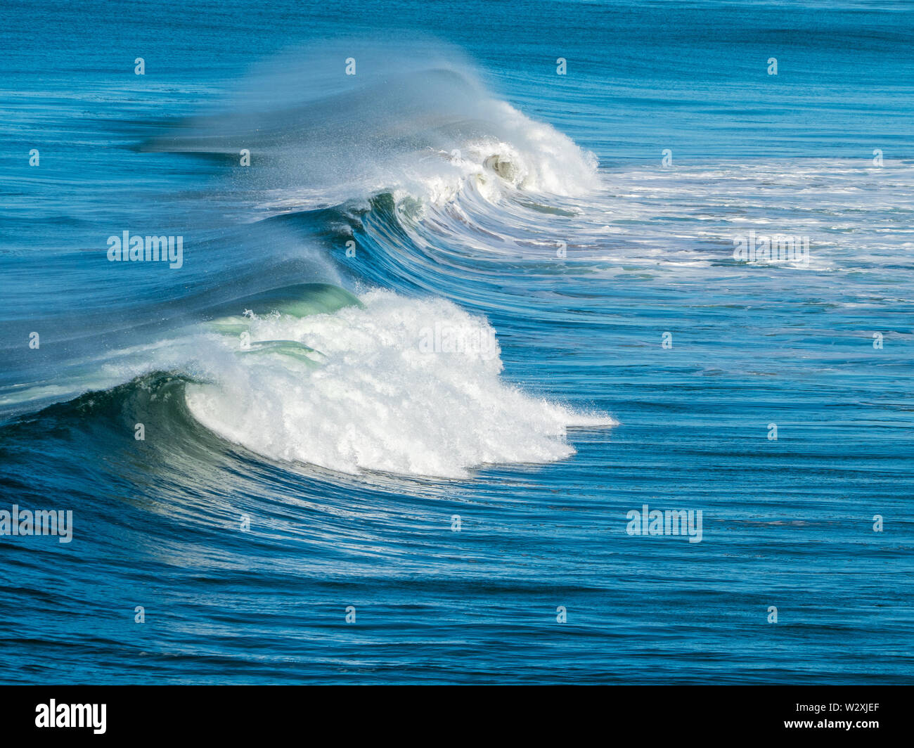 Shining tidal waves hi-res stock photography and images - Alamy