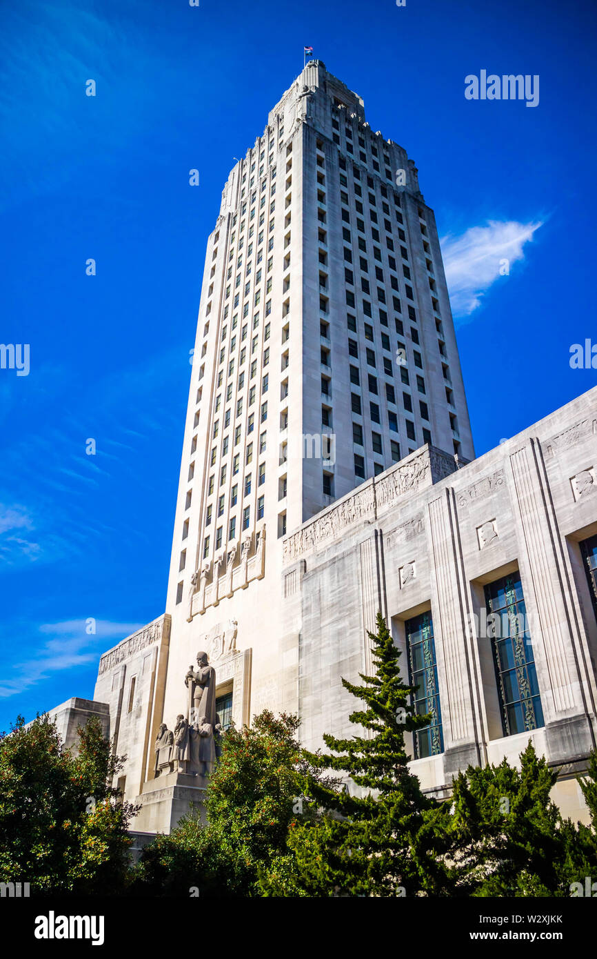 Baton Rouge, LA, USA - Jan 20, 2017: The huge outside grounds of ...