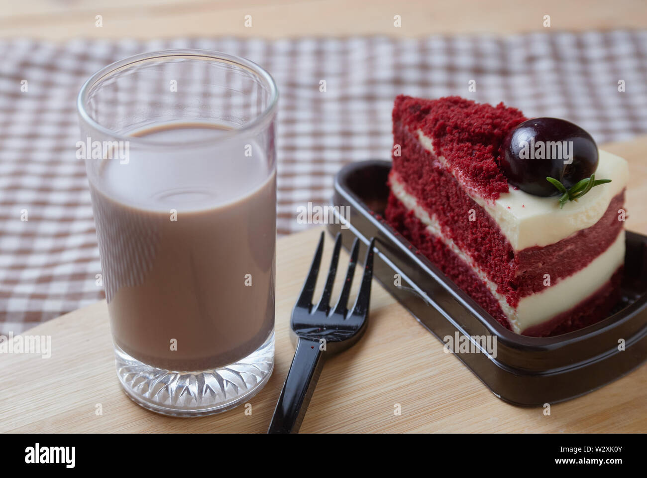 Cocoa cheesecake hi-res stock photography and images - Alamy