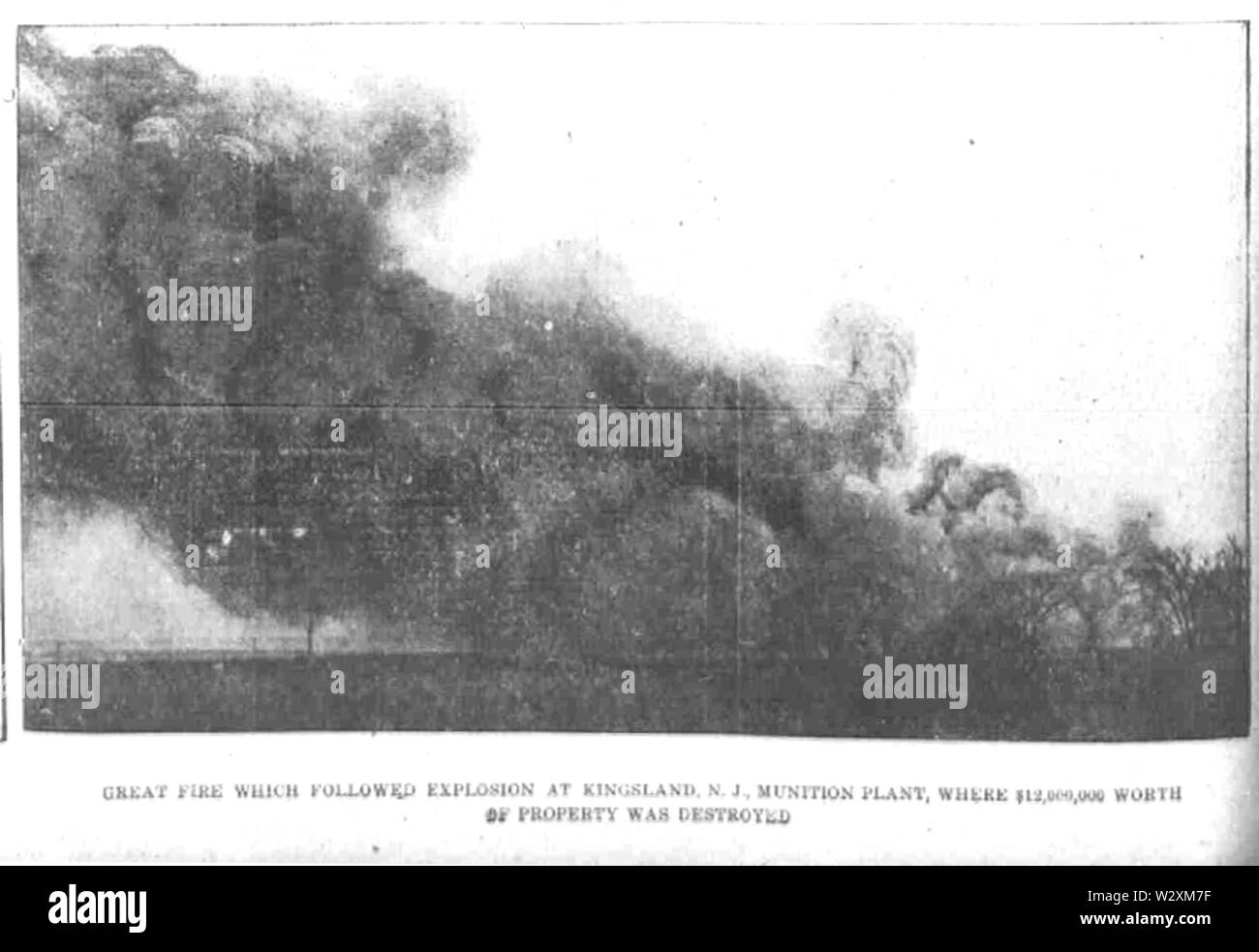 Explosion photo Black and White Stock Photos & Images - Alamy