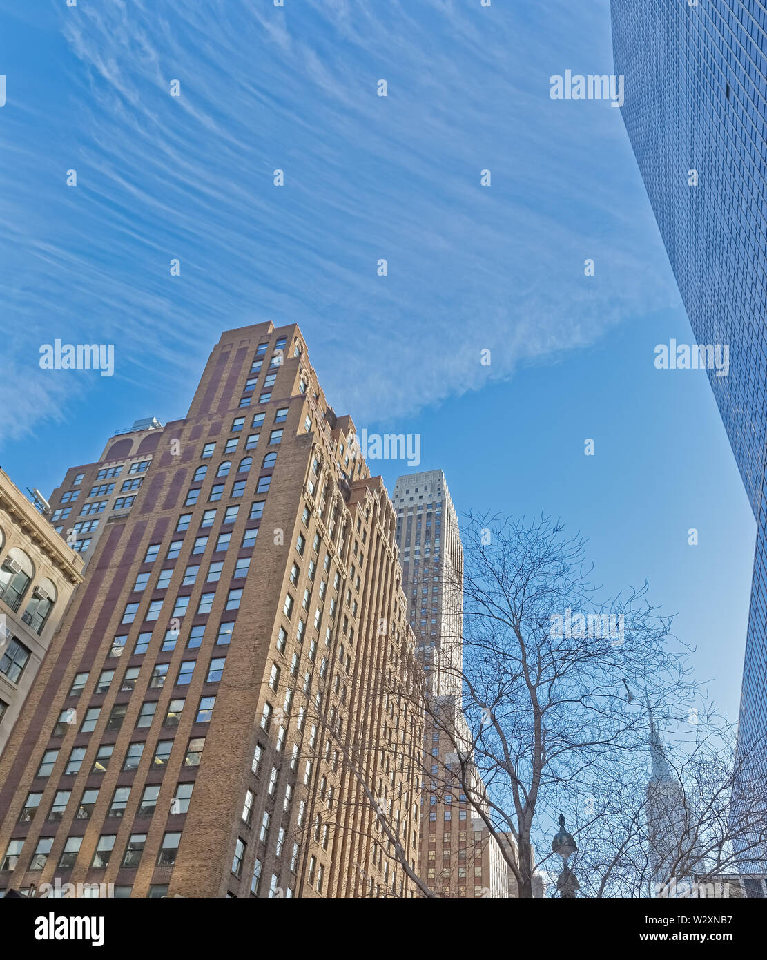 New york city apartment building corner hi-res stock photography and ...