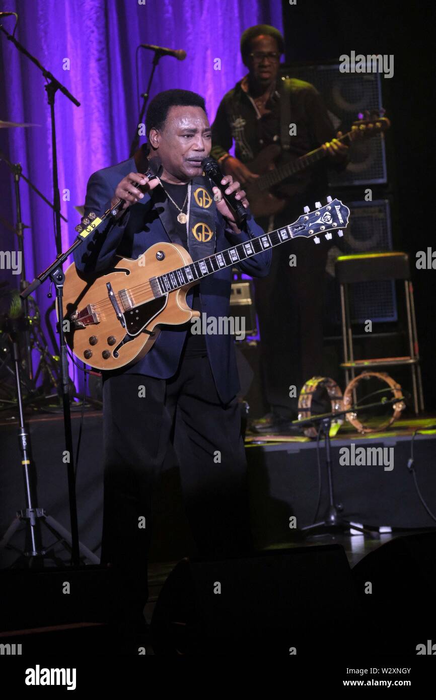 Soft-Soul, Pop, RhythmâA ™ nâA ™ Blues, Funk and Jazz: Guitarist and ...