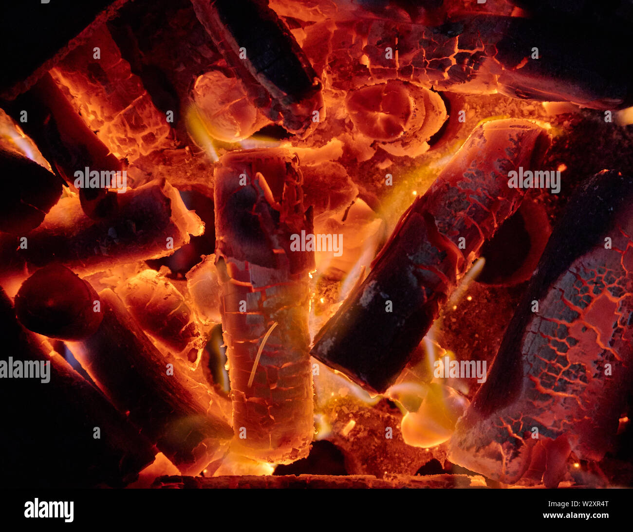Close-up view of burnt charcoal Stock Photo - Alamy