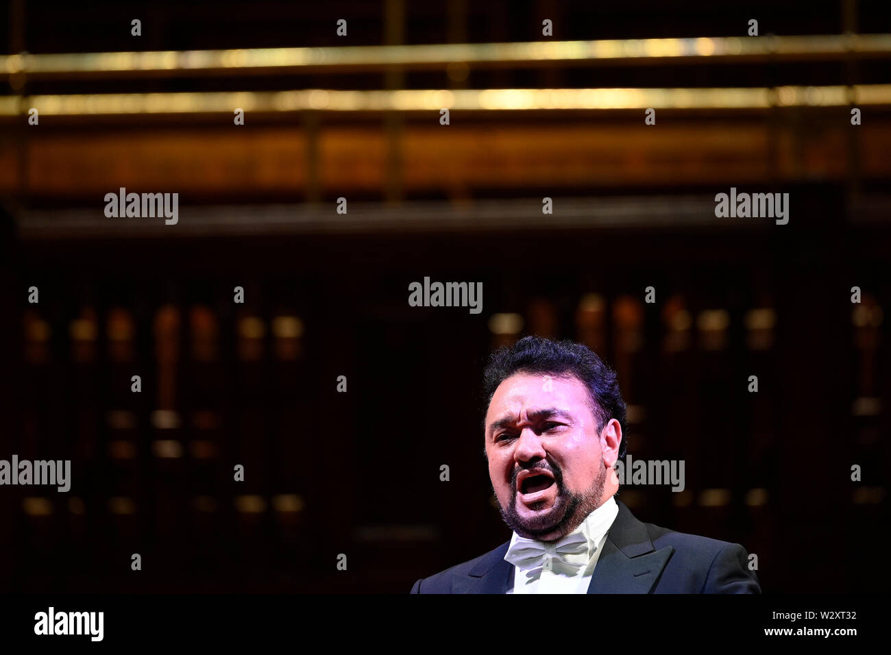 Concert of Mexican tenor Ramon Vargas and Czech National Symphony ...