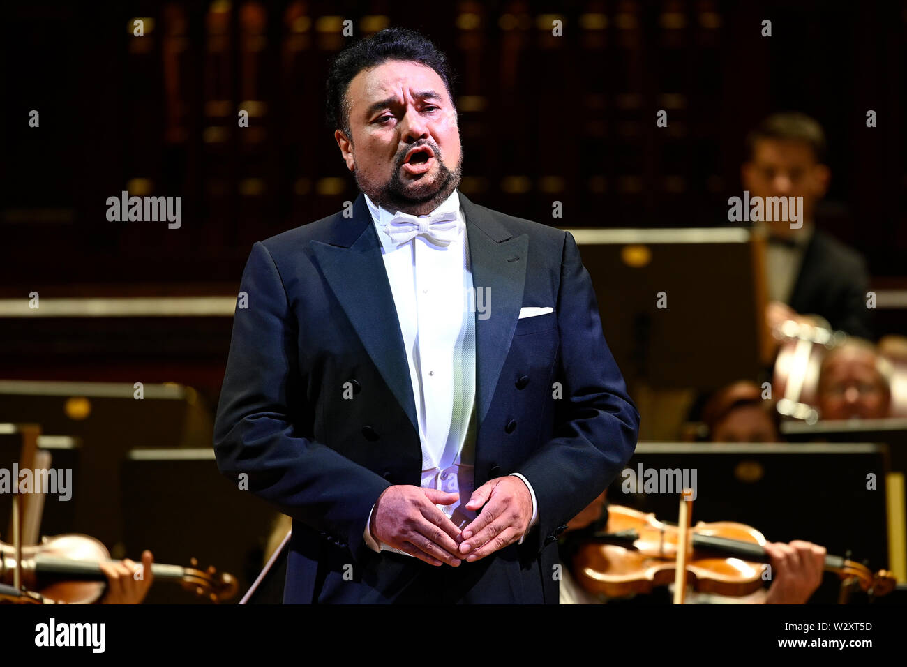 Concert of Mexican tenor Ramon Vargas (pictured) and Czech National ...