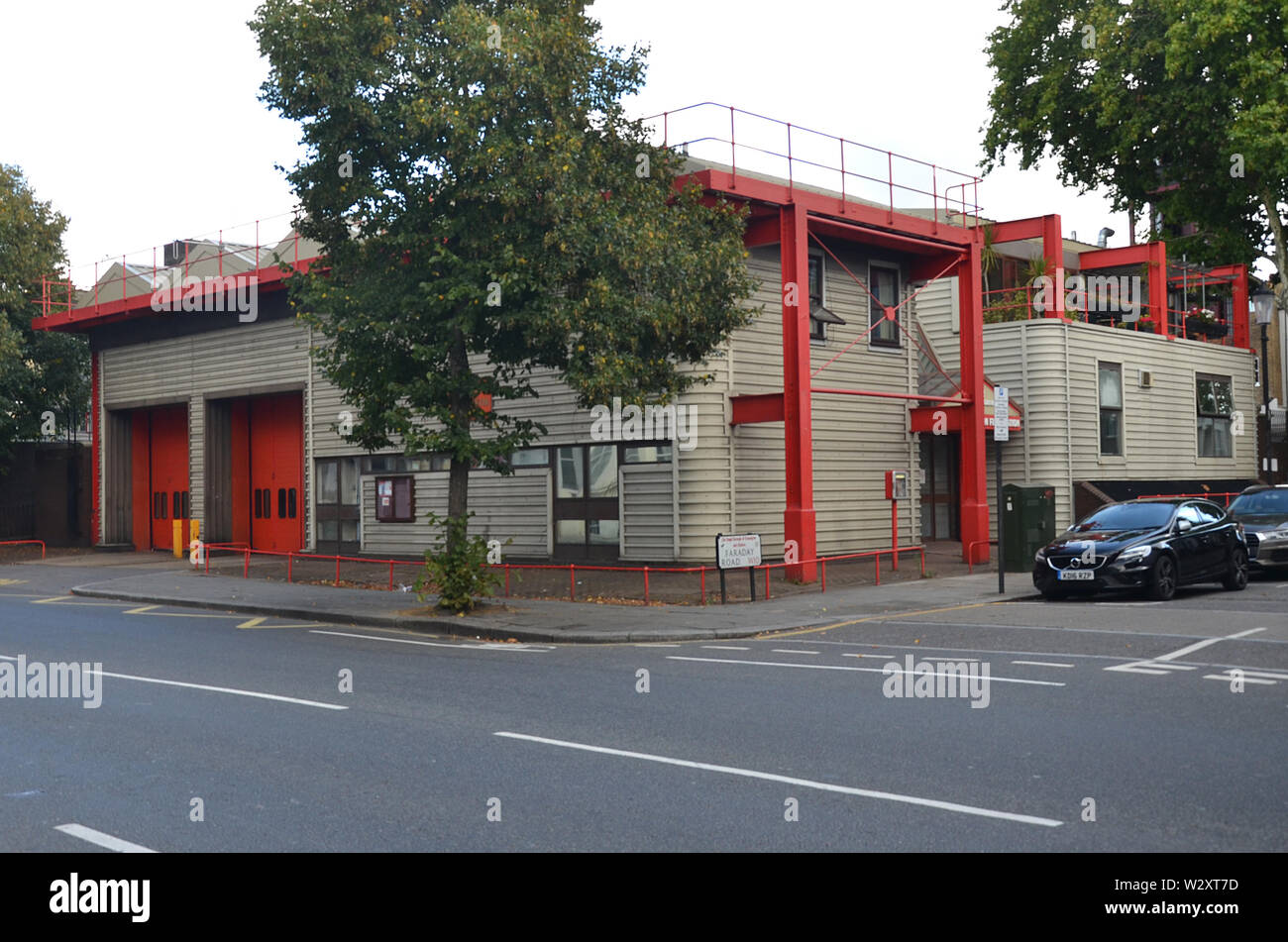 London fire station hi-res stock photography and images - Alamy