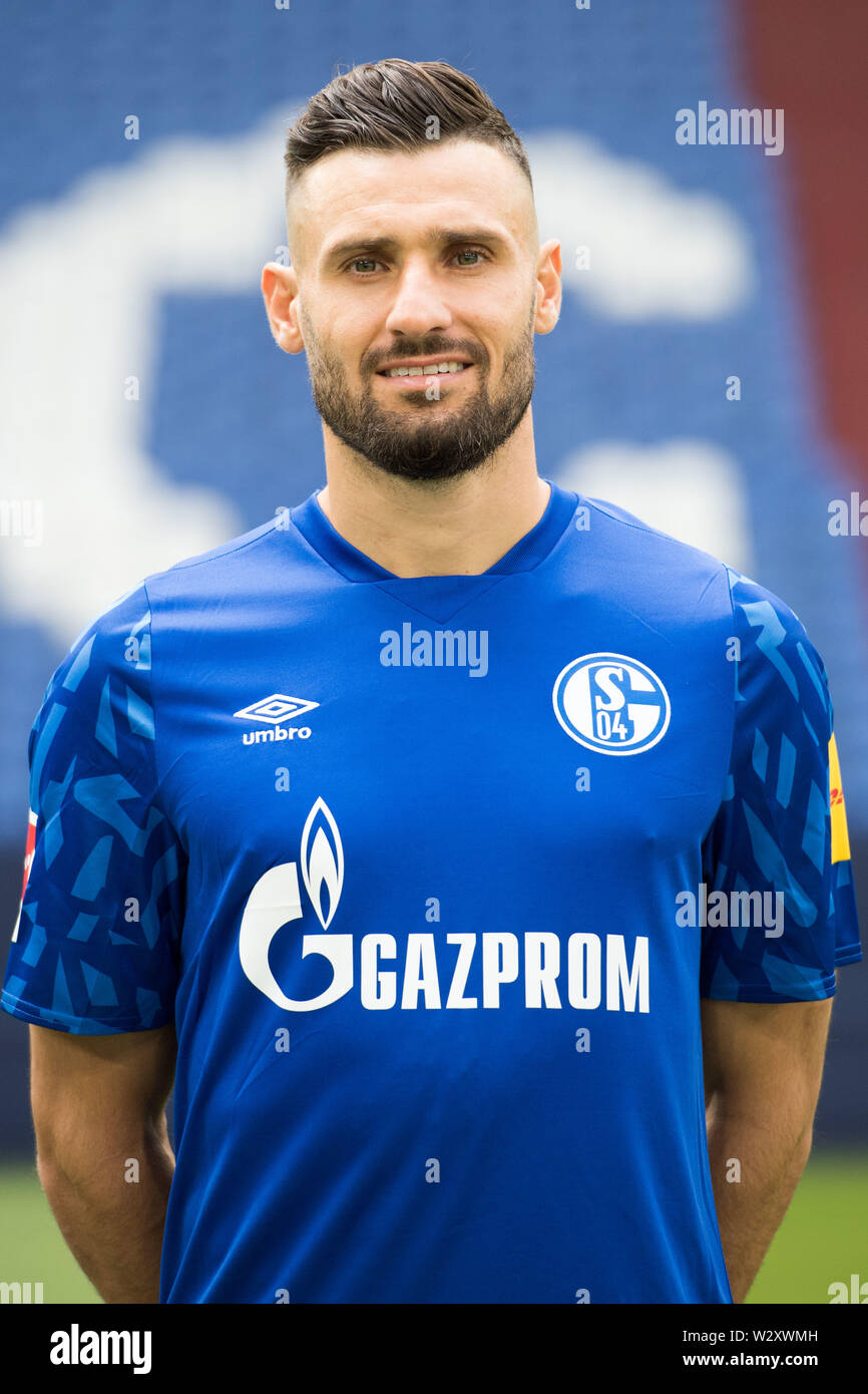 Daniel CALIGIURI (GE), Half-length portrait, upright format, Football 1 ...