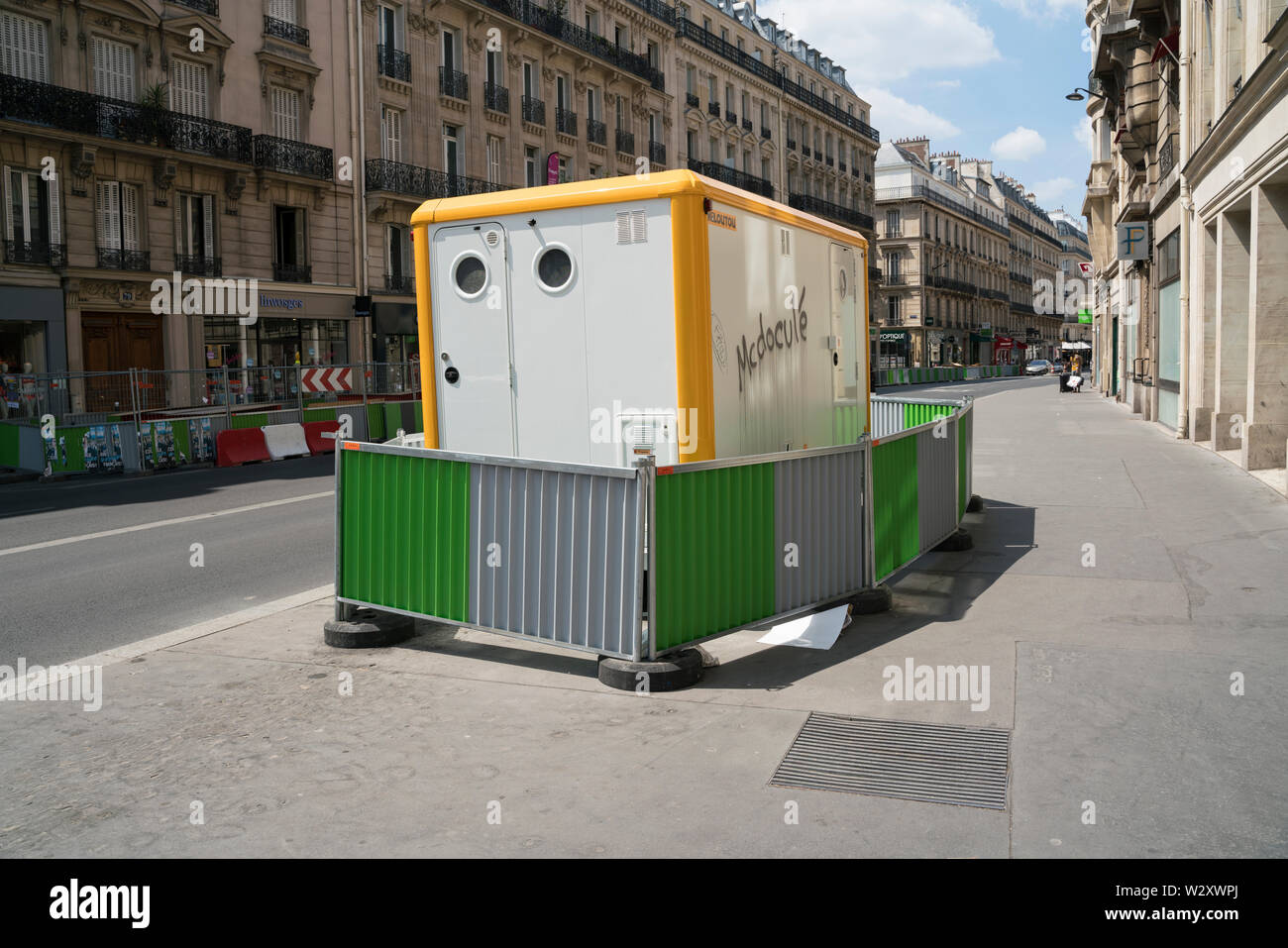 Paris Street Life Stock Photo - Alamy