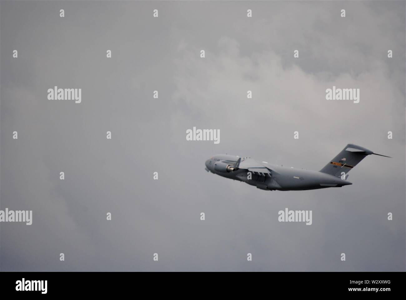 17 globemaster aircraft taking hi-res stock photography and images - Alamy