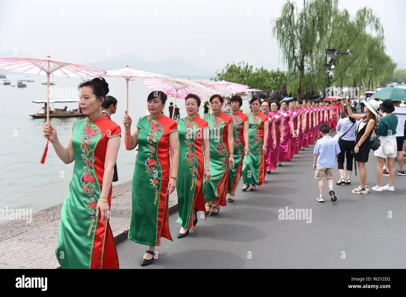 China Hangzhou West Lake Bai Causeway High Resolution Stock Photography ...